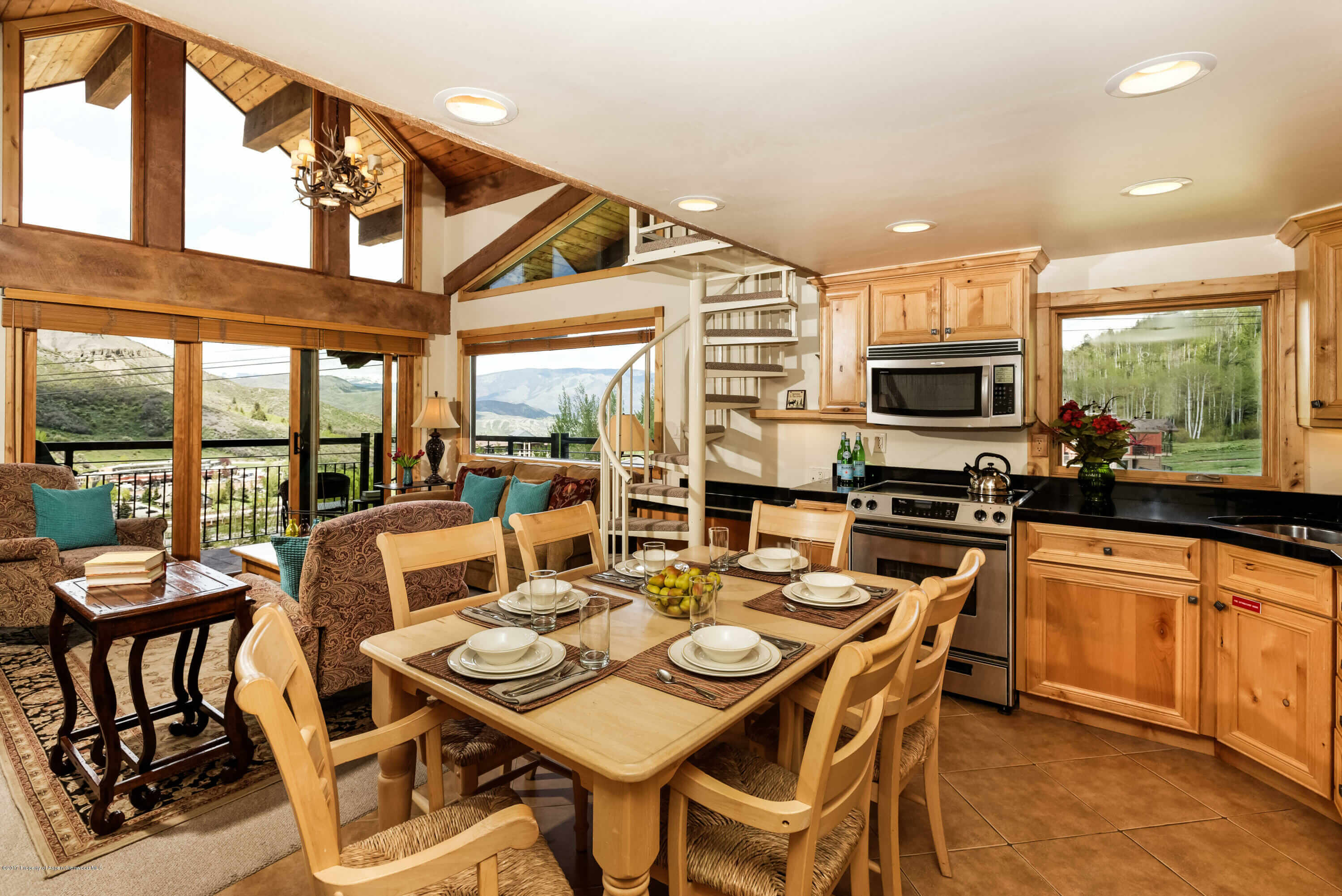 The Gant 3-Bdrm Vaulted Top Floor Condo Sells for $2,400,000/$1,923 Sq ...