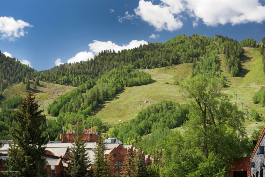 Record Price per Sq Ft Aspen Penthouse Sale - Monarch on the Park Unit ...