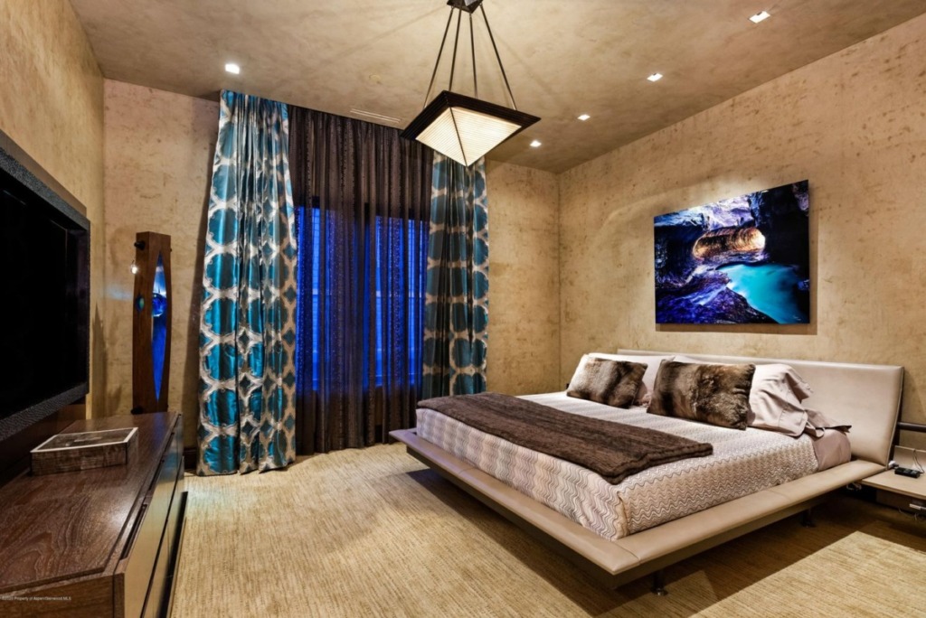 Record Price per Sq Ft Aspen Penthouse Sale - Monarch on the Park Unit ...