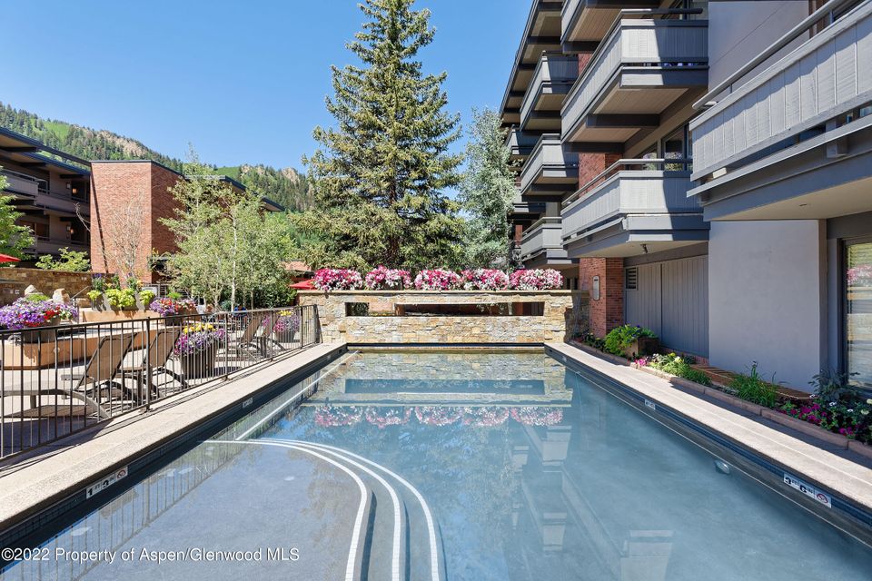 Record Price per Sq Ft Aspen Penthouse Sale - Monarch on the Park Unit ...