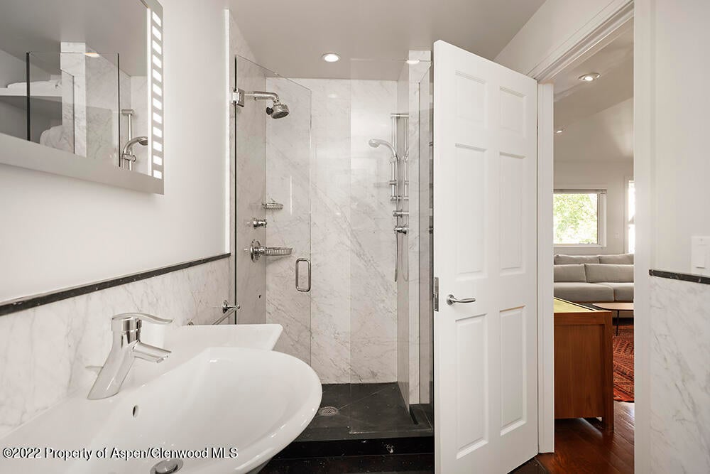 Downtown Aspen River Park Townhome Closes at $15.47M/$3,412 SF Part ...